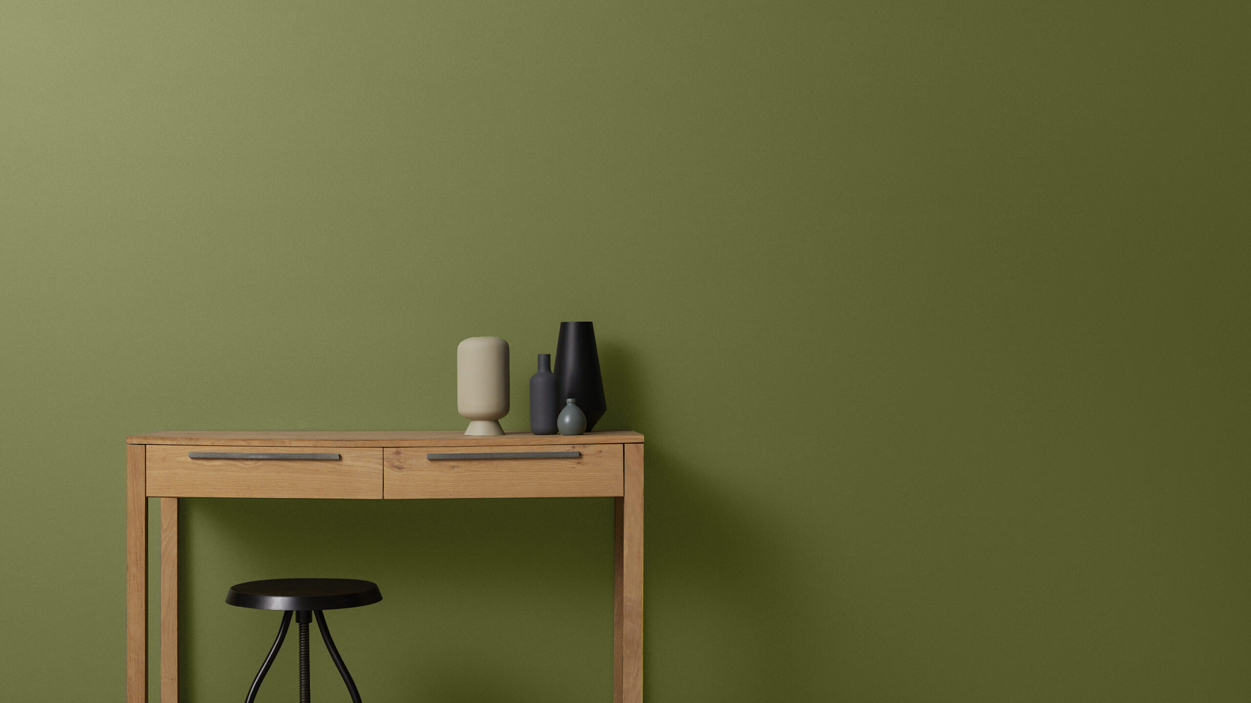 Mid Green – Simply Colour. Painting, just easier.